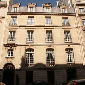 49 rue Pierre Charron, 75008 Paris