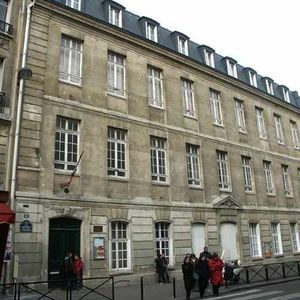 18 rue Saint-Benoît, 75006 Paris