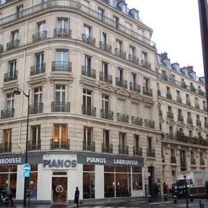 3 square du Roule, 75008 Paris