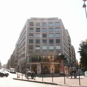 40 avenue George V, 75008 Paris